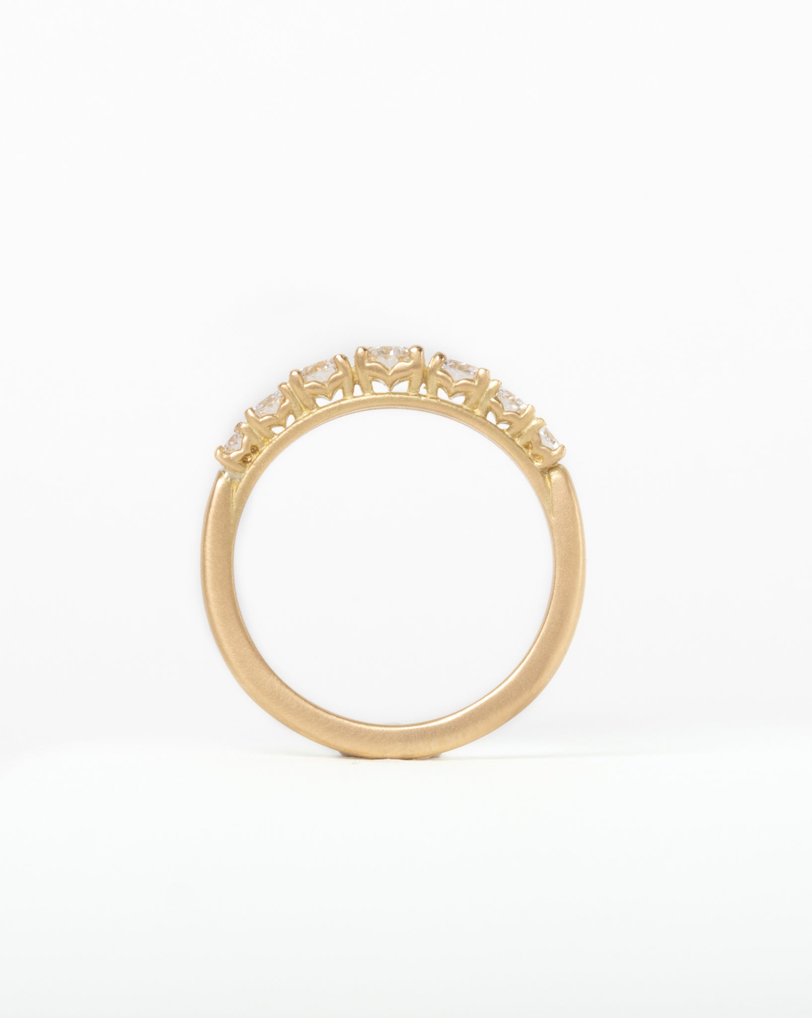 Signature Tapered Diamond Band – Jamie Wolf